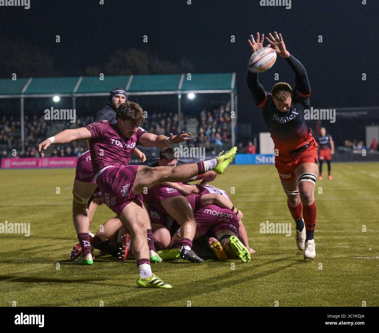 Raffi Quirke of Sale Sharks and Nicki Isiekwe of Saracens in action ...