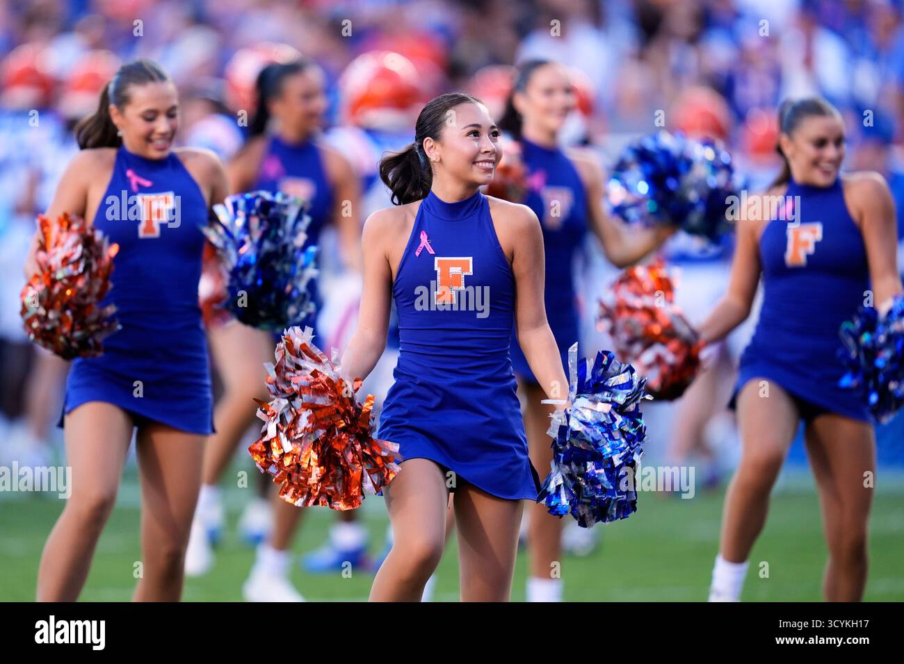 Florida cheerleaders dance during an NCAA college football game against ...
