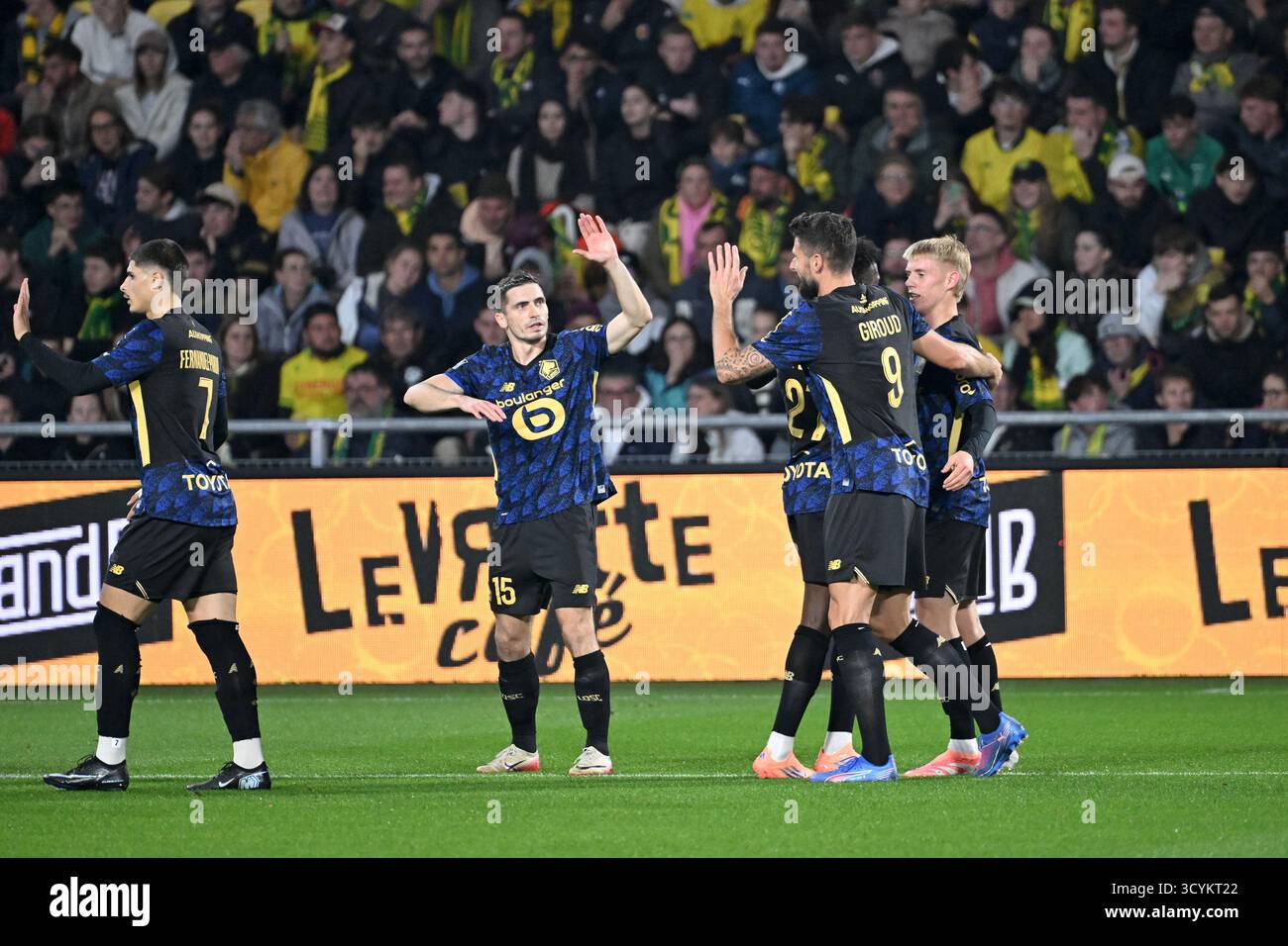France. 19th Oct, 2025. 10 Hakon Arnar HARALDSSON (losc) - 07 Matias ...