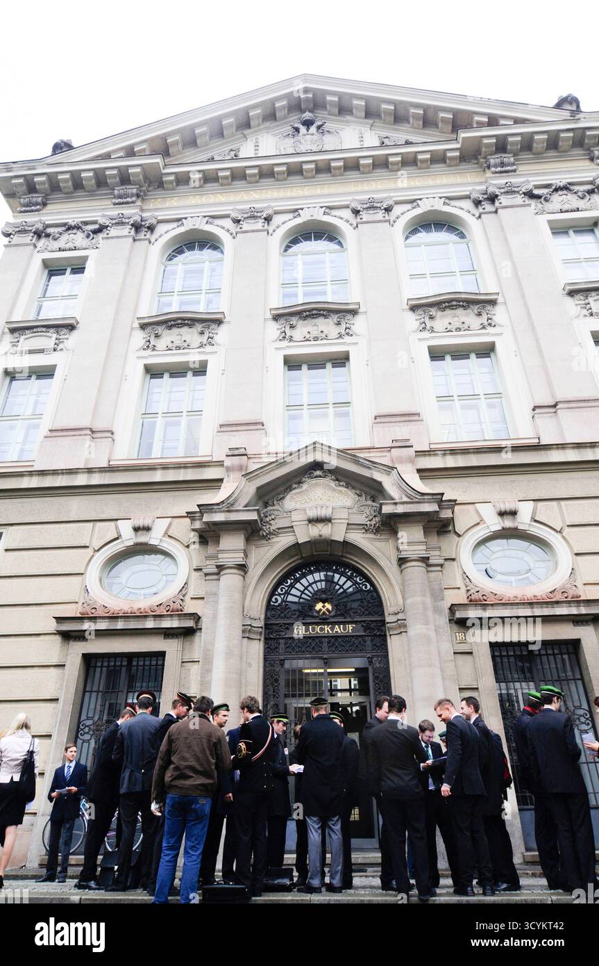 fraternity and sorority oder greek-letter organisation at college or ...