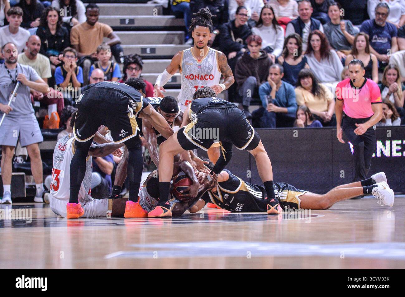 Rumble action during the French championship, Betclic Elite basketball ...