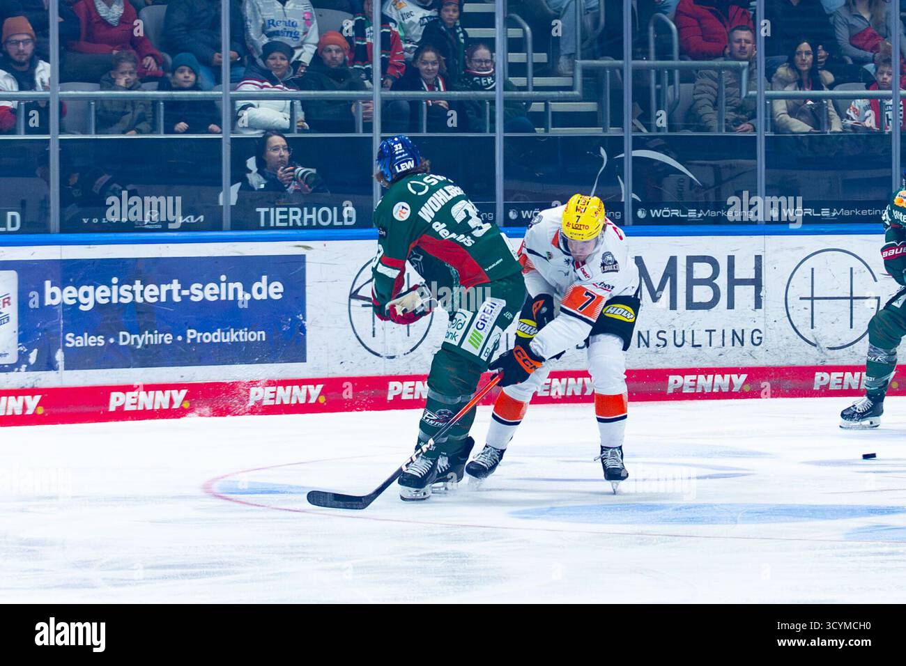 Augsburg, Deutschland 19. Oktober 2025: 1. DEL - 2025/2026 - Sp. 12 ...