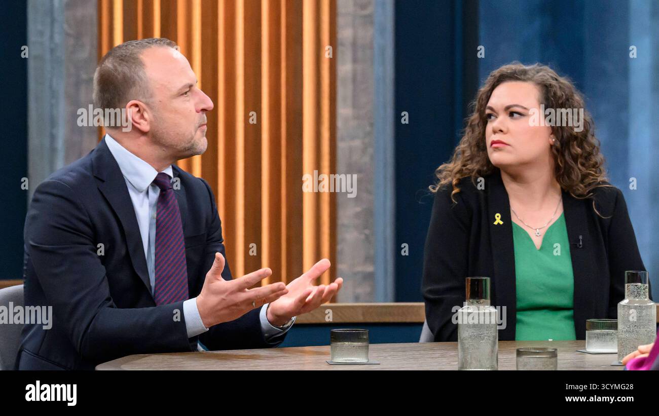 im Bild v.l.: Peter R. Neumann, Politikwissenschaftler, KingÕs College ...