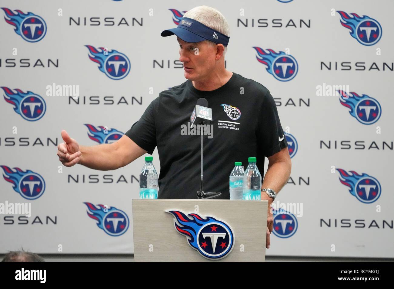 Tennessee Titans interim head coach Mike McCoy speaks during a news ...