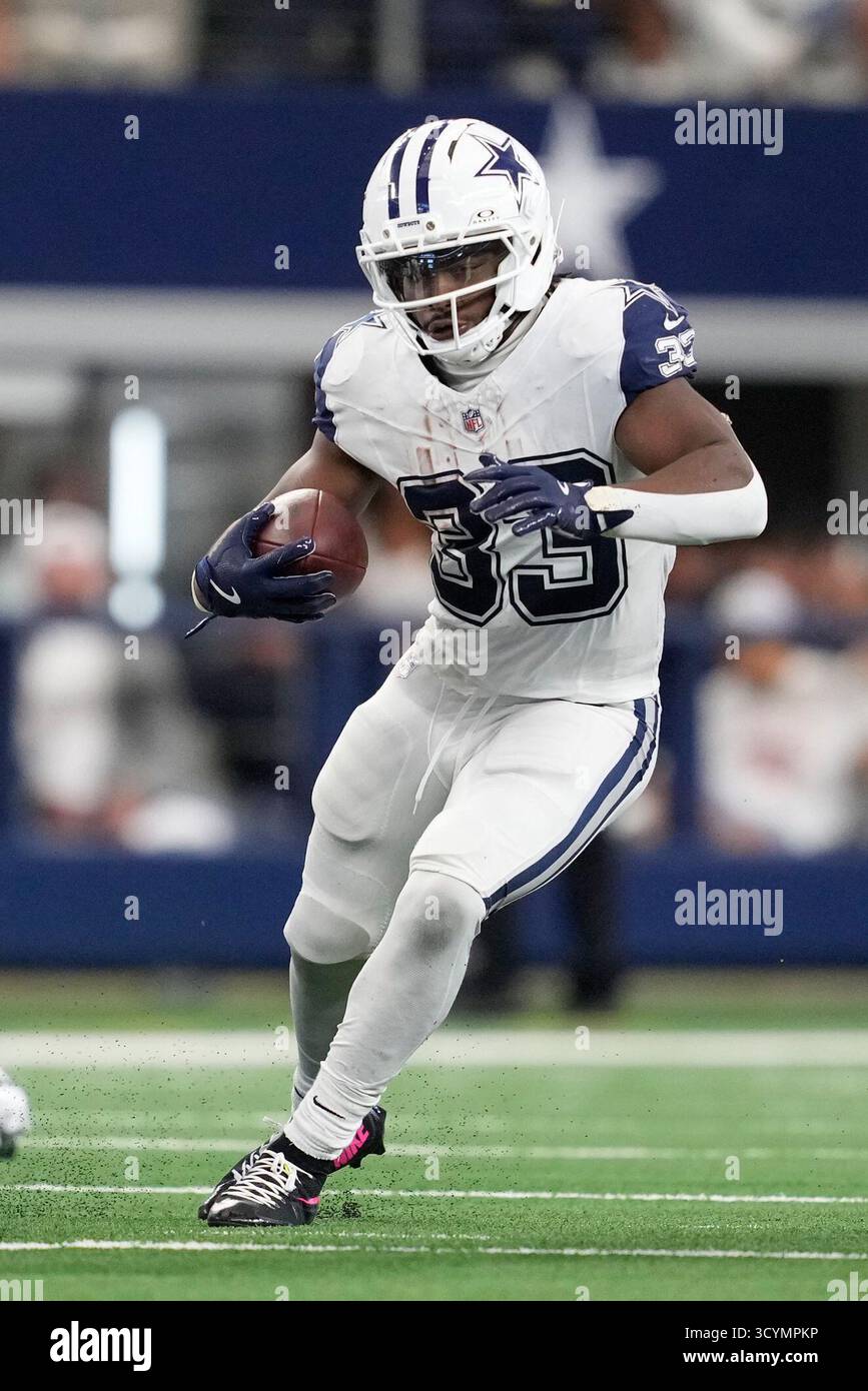 Dallas Cowboys running back Javonte Williams (33) runs the ball against ...
