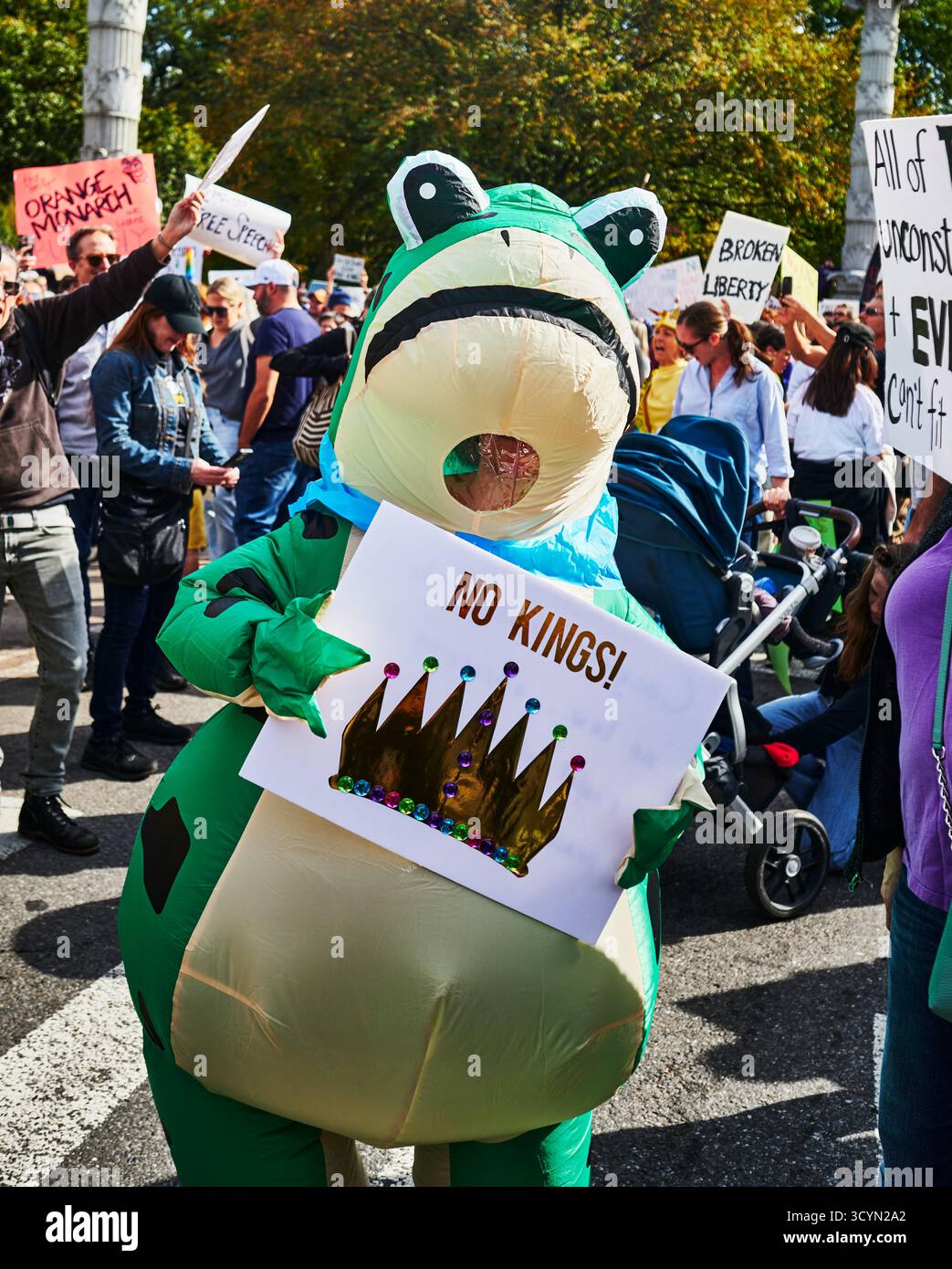 October no kings protest hi-res stock photography and images - Alamy