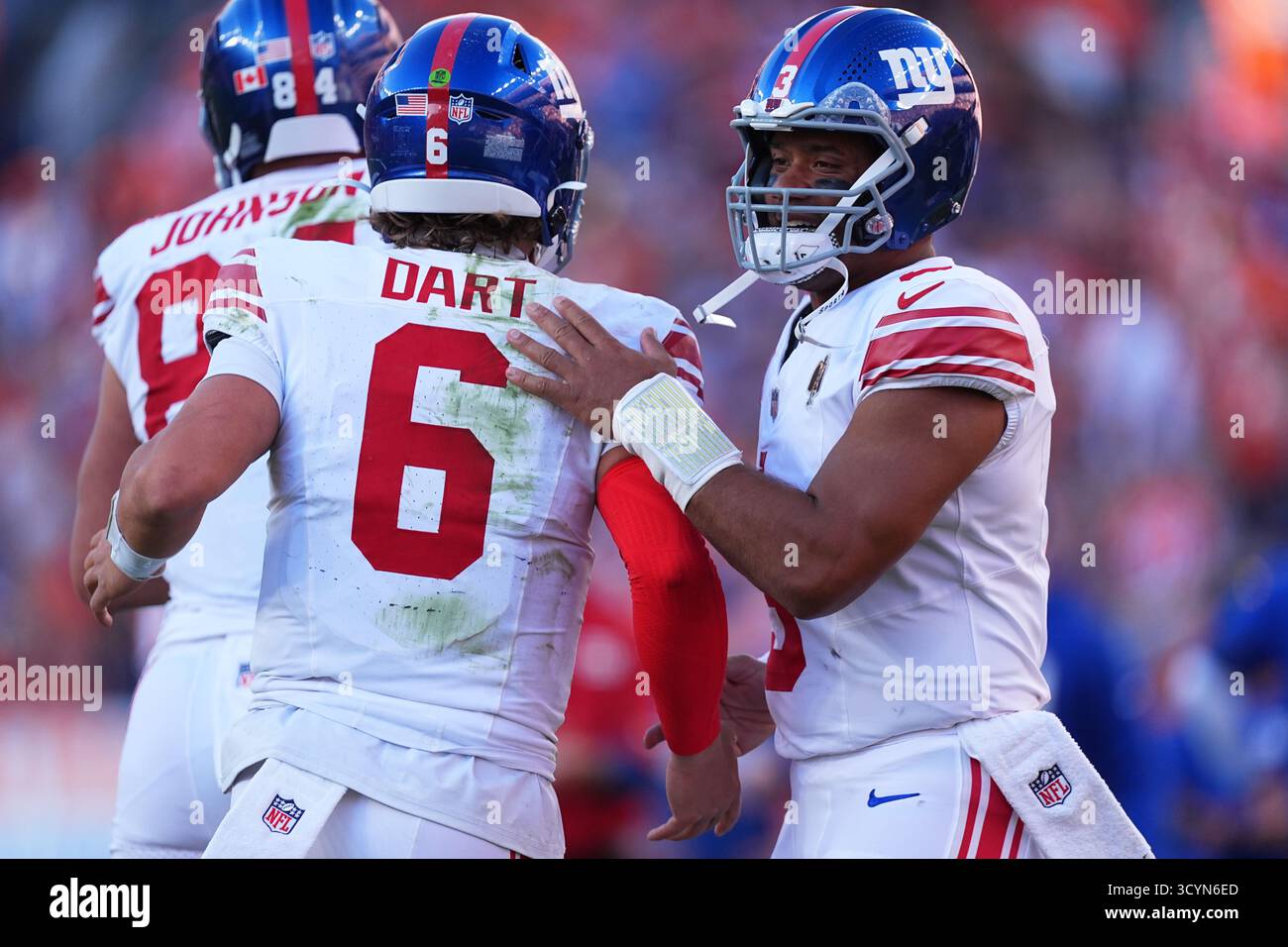 New York Giants quarterback Jaxson Dart (6) celebrates quarterback ...