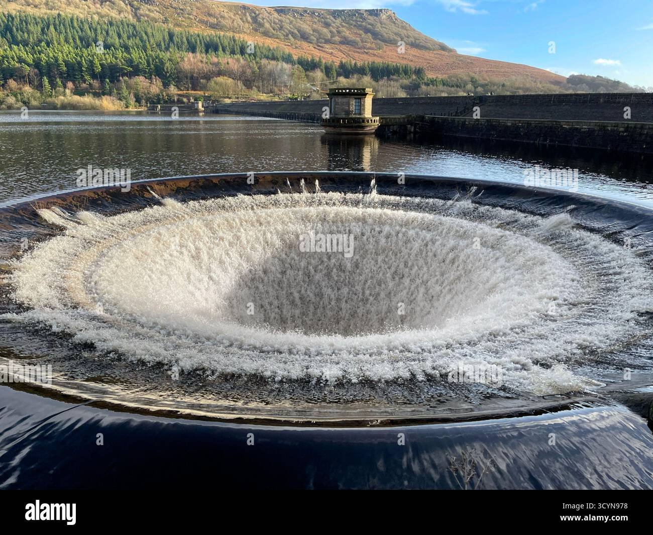 Circular spillway overflow reservoir hi-res stock photography and ...