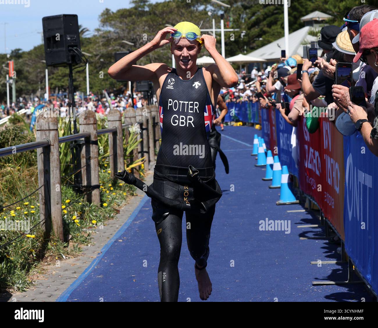 Beth Potter, of Great Britain, at the 2025 World Triathlon Championship ...