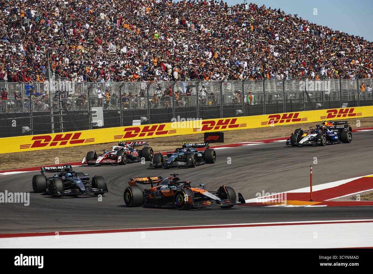 81 PIASTRI Oscar (aus), McLaren F1 Team MCL39, action 63 RUSSELL George ...