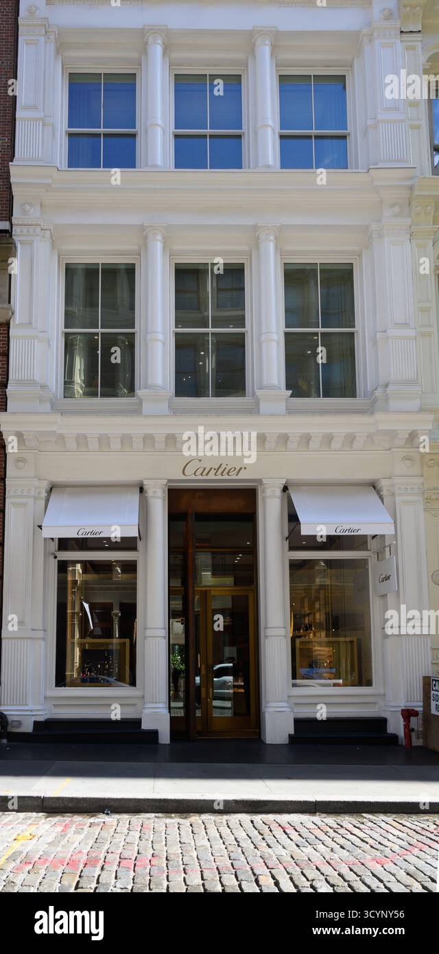 Cartier building new york hi-res stock photography and images - Alamy