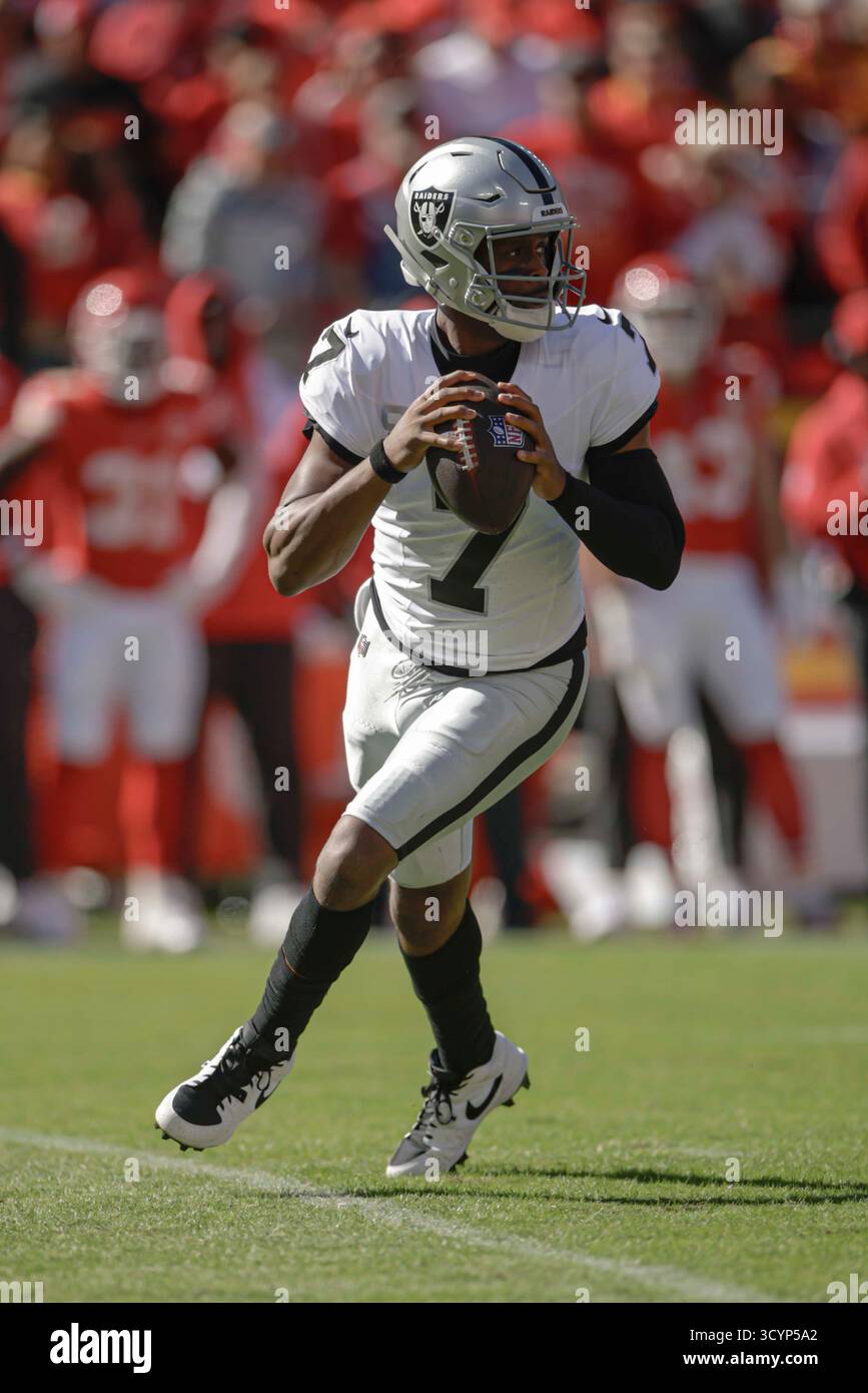 Kansas City, MO. USA; Las Vegas Raiders quarterback Geno Smith (7 ...