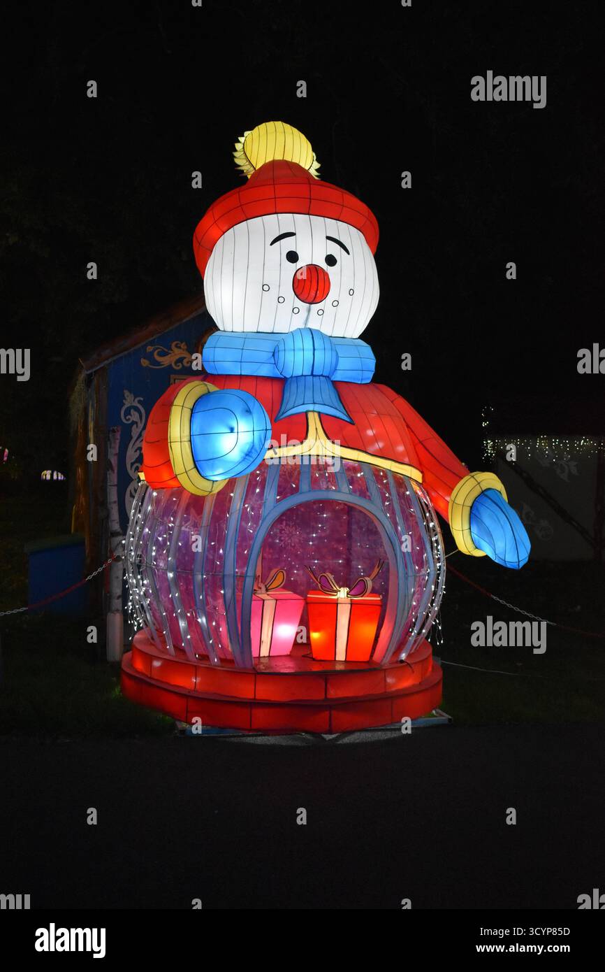 A snowman at Land of Lights at Gulliver's Resort in Milton Keynes Stock ...