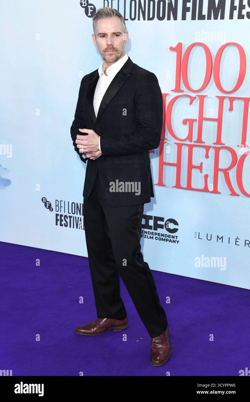 Josh Cowdery bei der Closing Night Gala mit der Premiere des Kinofilms ...