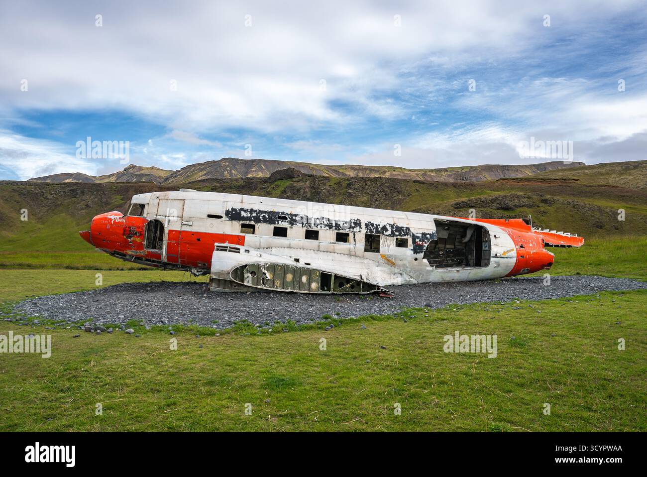 Dc fuselage on solheimasandur hi-res stock photography and images - Alamy