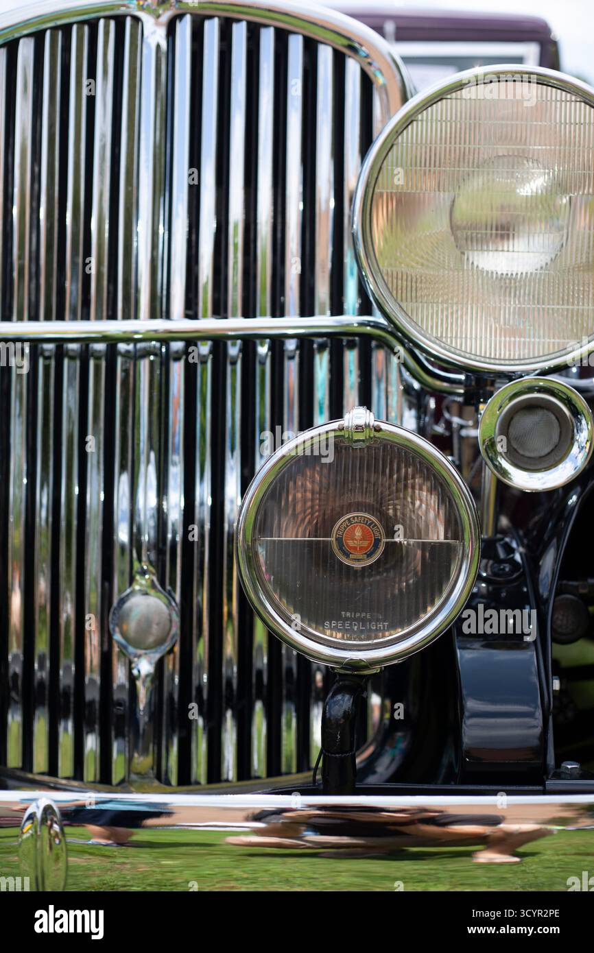Big round headlights vintage hi-res stock photography and images - Alamy