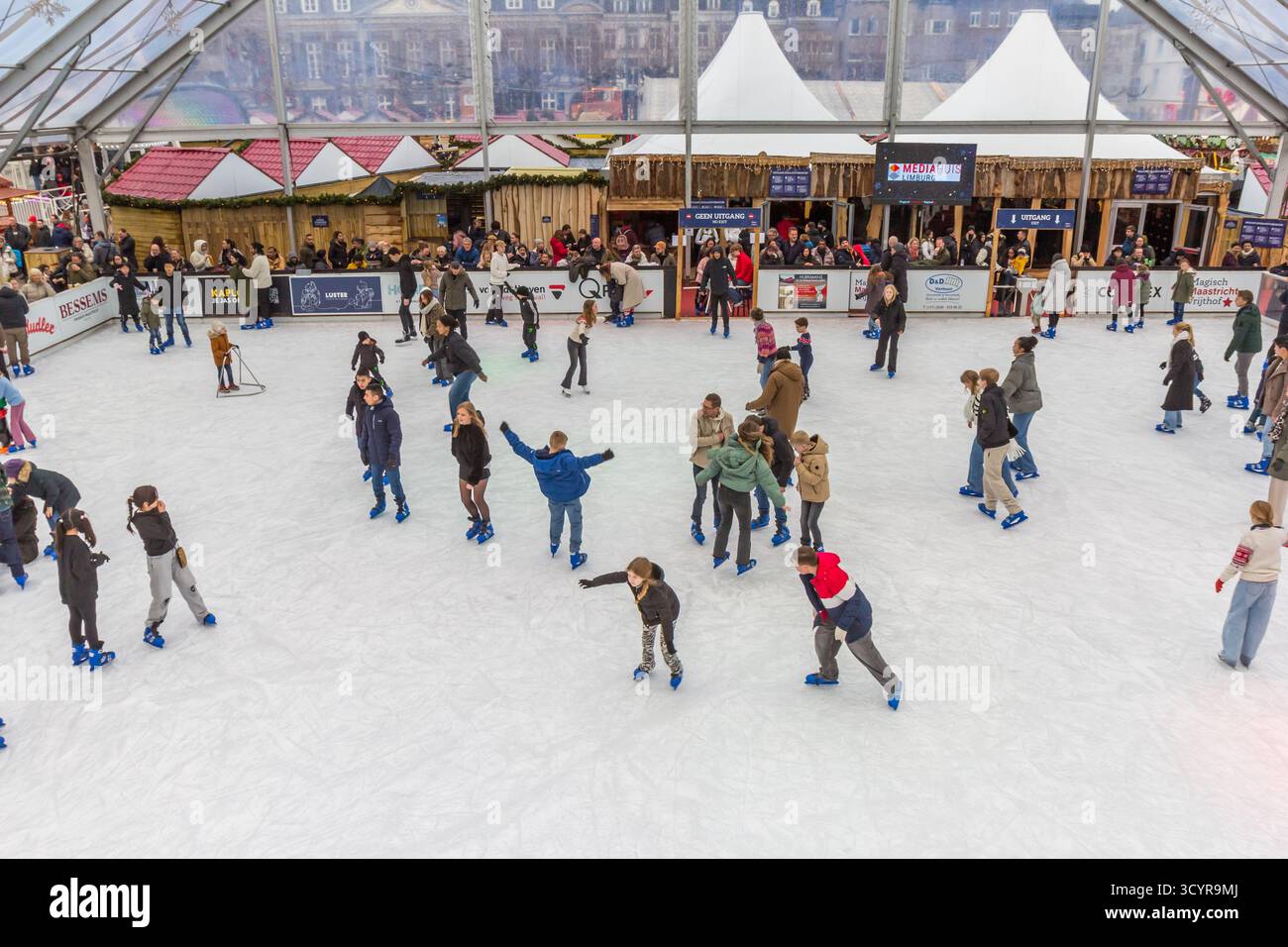 Ice rink on market square hi-res stock photography and images - Alamy