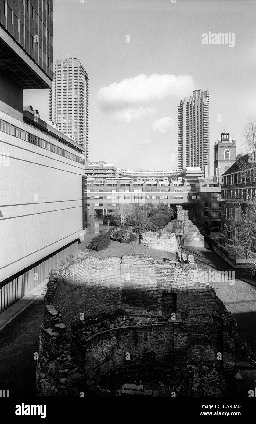 1986 black & white archive photograph of the Barbican seen from London ...