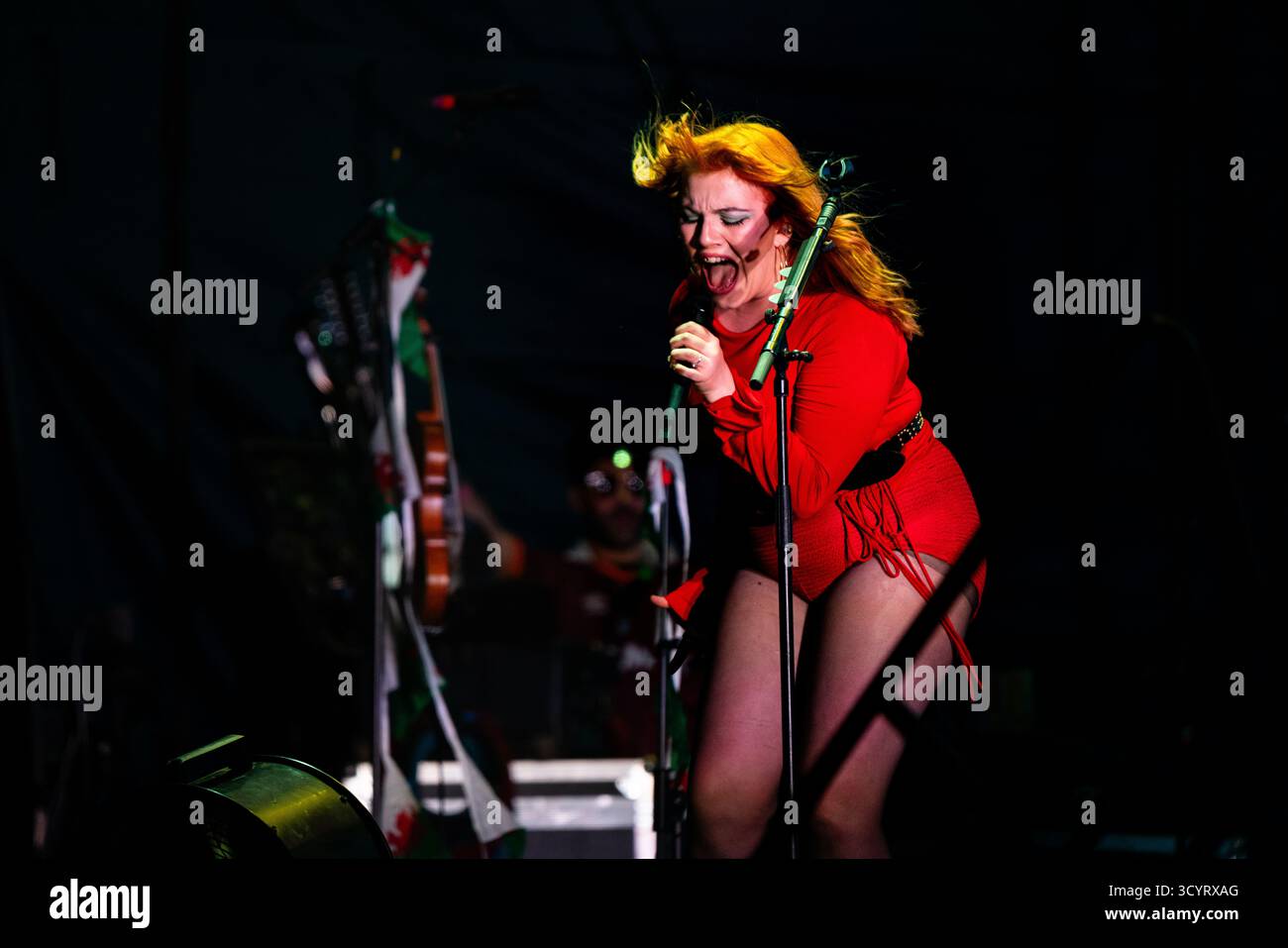 CMAT, CONCERT, 2025: Irish singer CMAT – Ciara Mary-Alice Thompson ...