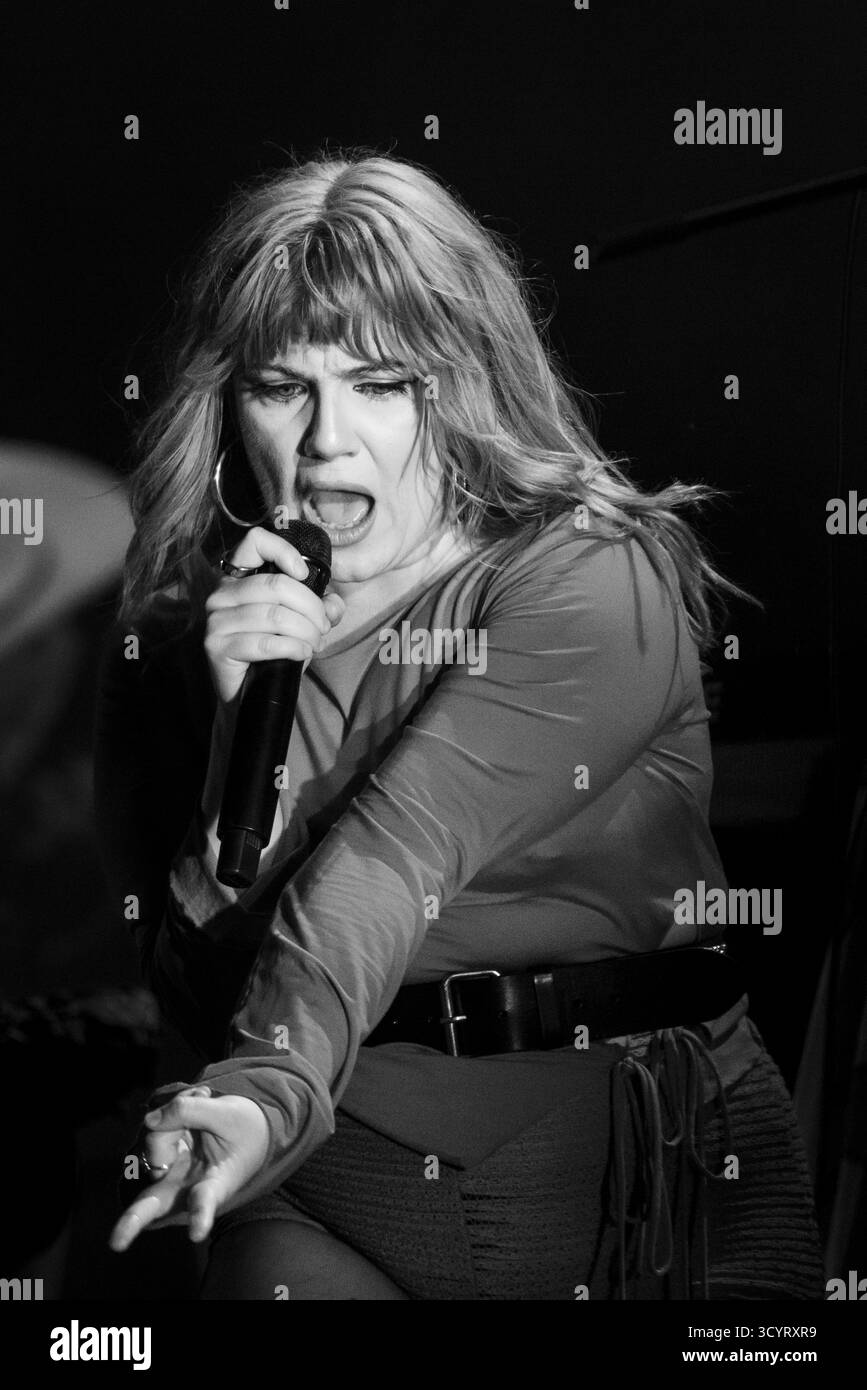 CMAT, CONCERT, 2025: Irish singer CMAT – Ciara Mary-Alice Thompson ...