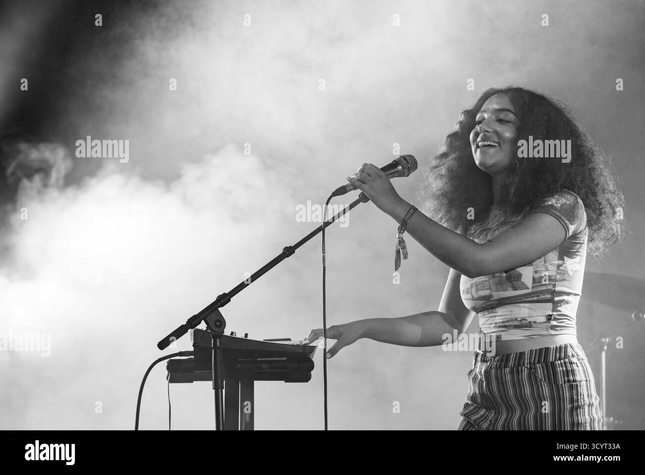 Modern english band Black and White Stock Photos & Images - Alamy