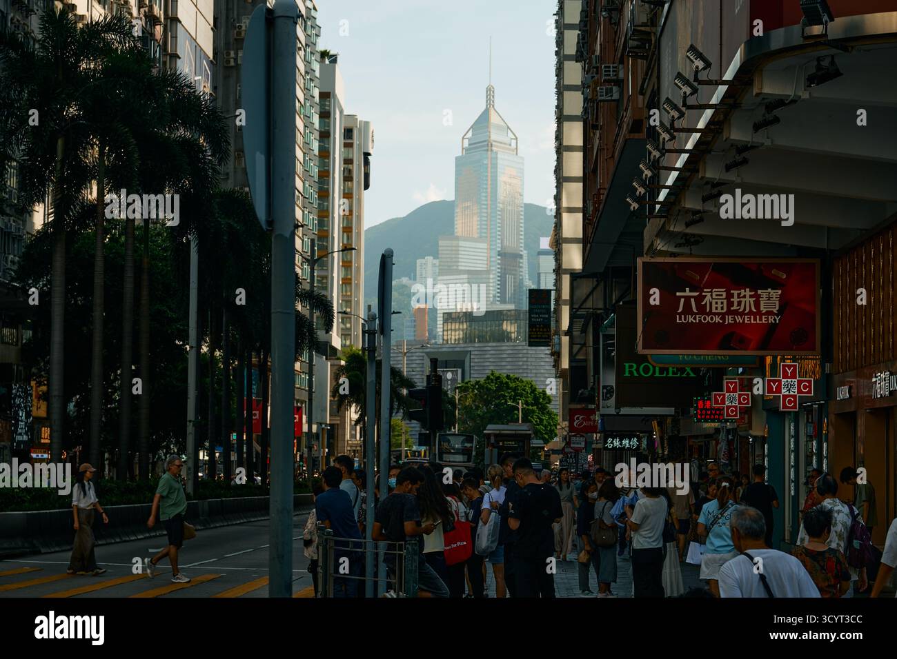 Hong kong street scene hi-res stock photography and images - Alamy