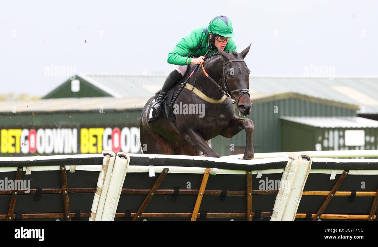 Plumpton, UK. 20th Oct, 2025. Freddie Gordon riding Diamond Hunter ...