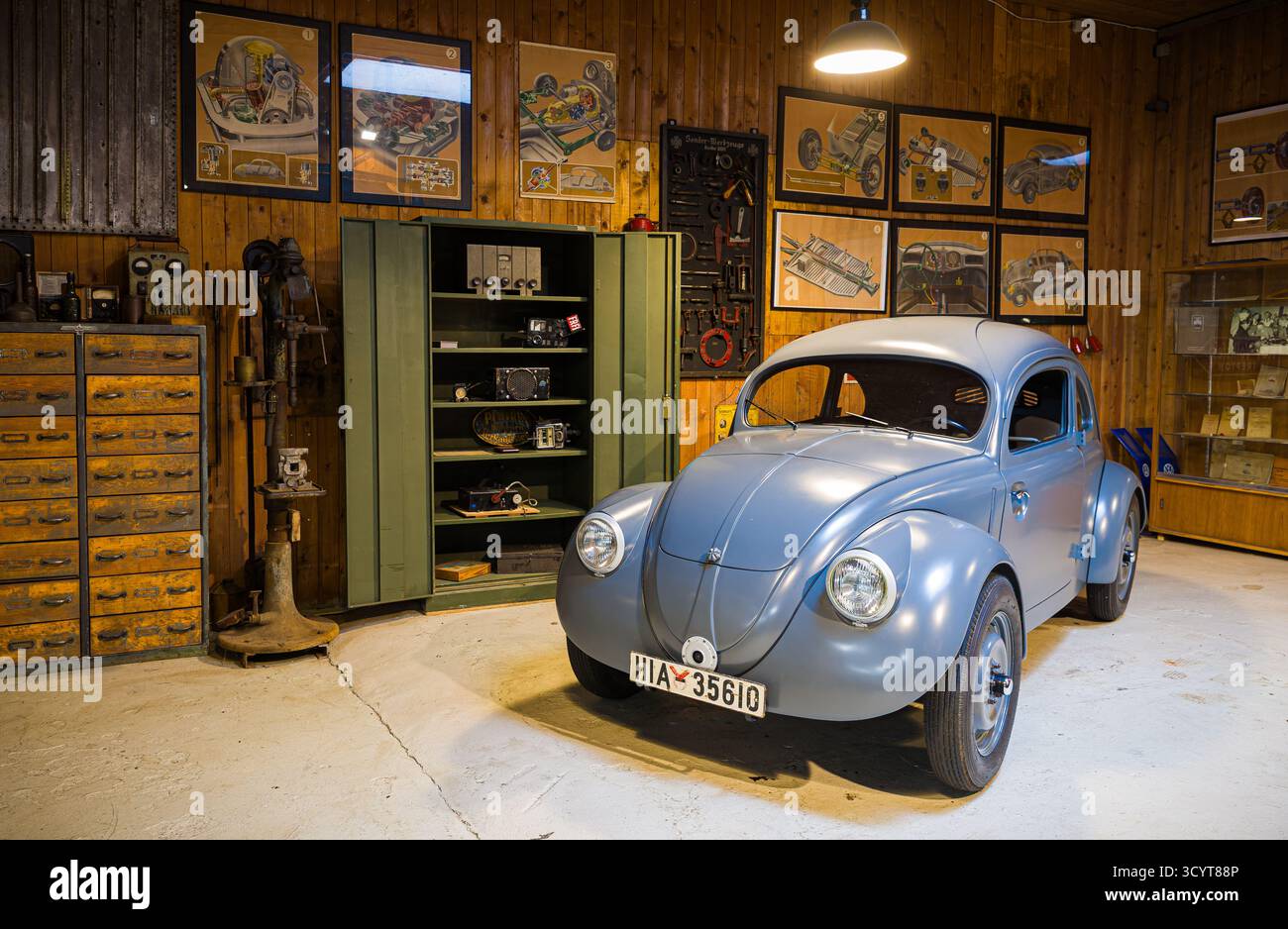 Hessisch Oldendorf, Germany. 14th Oct, 2025. Traugott Grundmann's VW ...