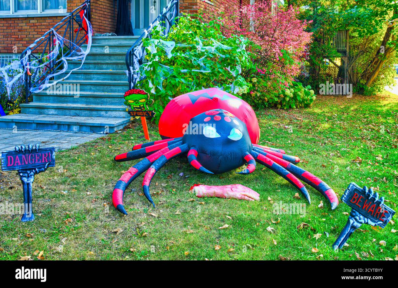 Halloween display 2025 spiders hi-res stock photography and images - Alamy