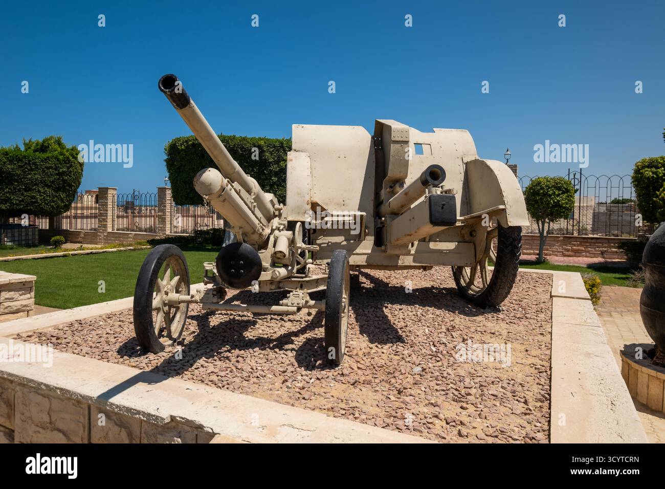 Model 6 Italian canon WWII, Alamein War Museum, Egypt Stock Photo - Alamy