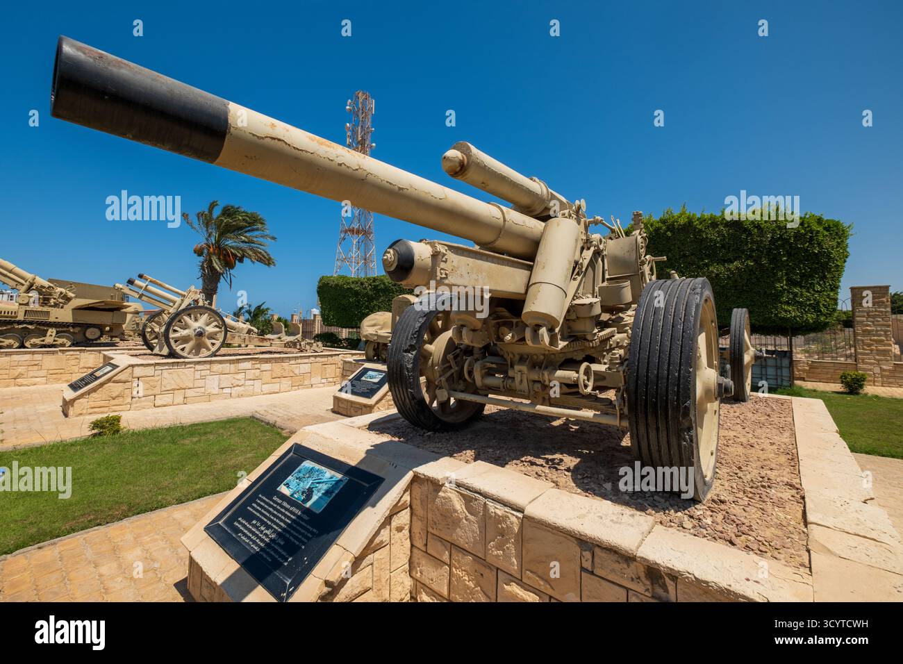 Wwii german artillery display hi-res stock photography and images - Alamy