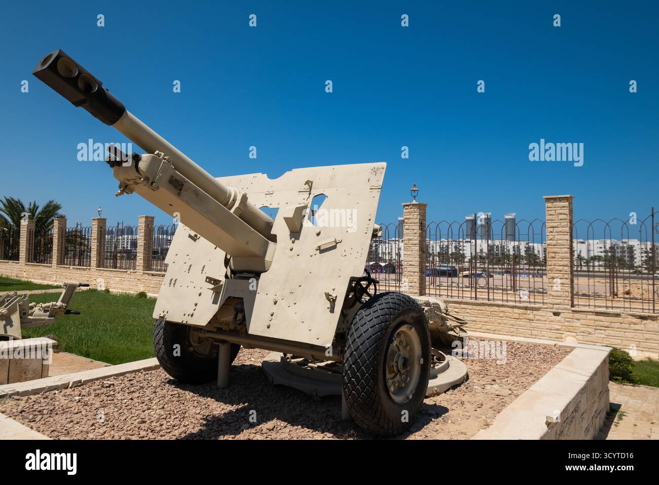 6 pounder anti tank gun egypt hi-res stock photography and images - Alamy