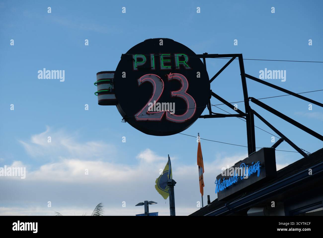 Pier 23 seafood restaurant hi-res stock photography and images - Alamy