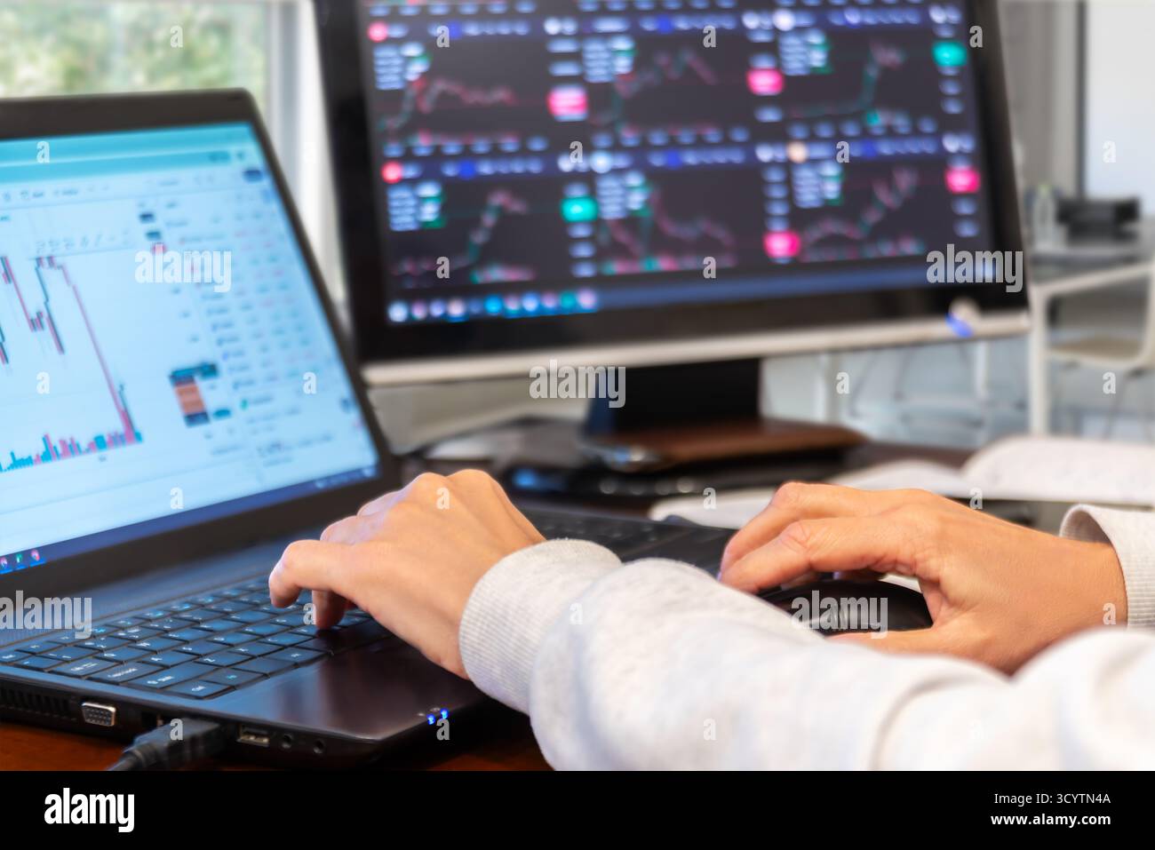 In bright office person types hi-res stock photography and images - Alamy