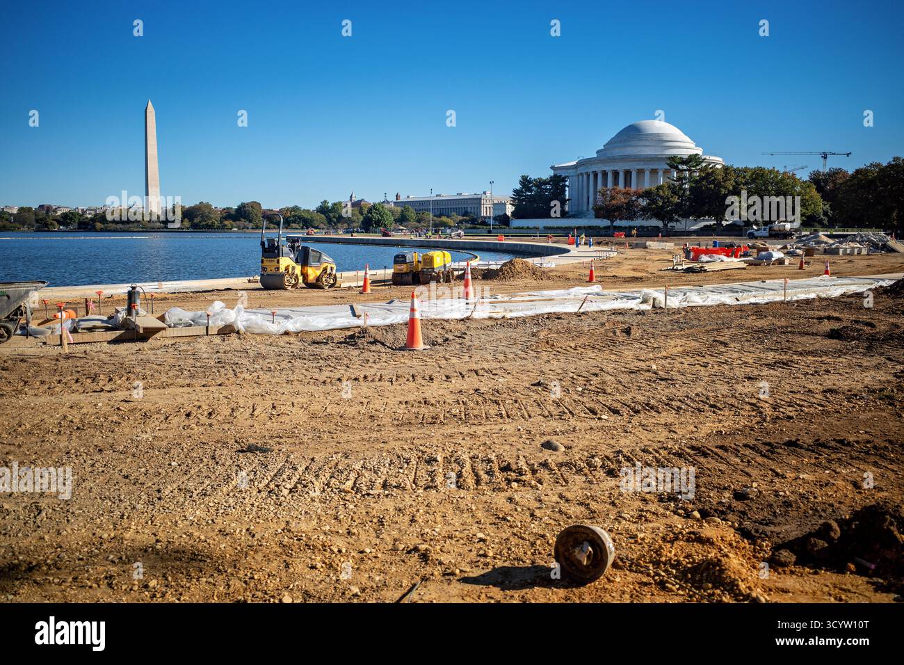 Tidal basin seawall construction hi-res stock photography and images ...