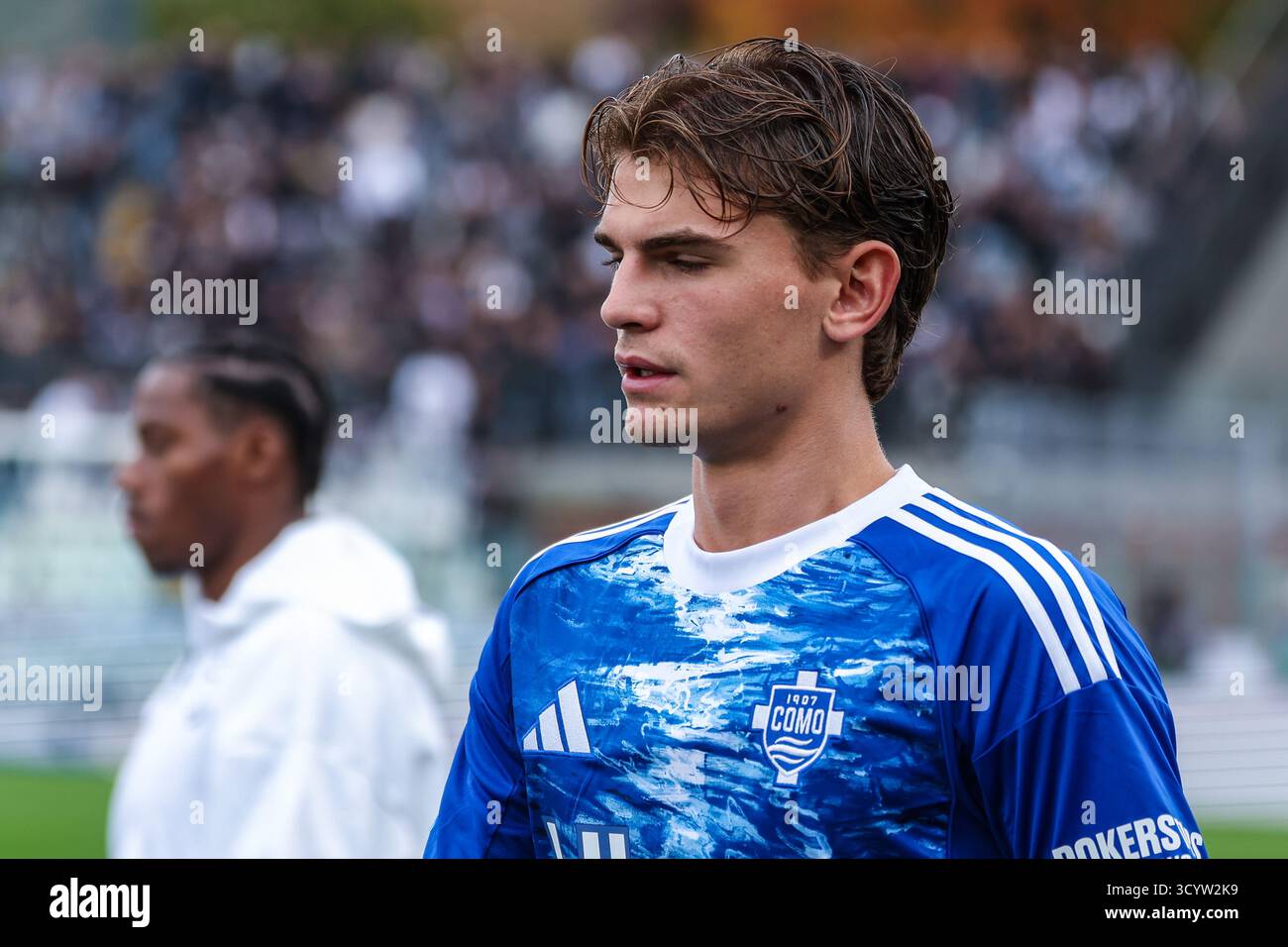 Nicolas Paz Martinez of Como 1907 looks on during Serie A 2025/26 ...
