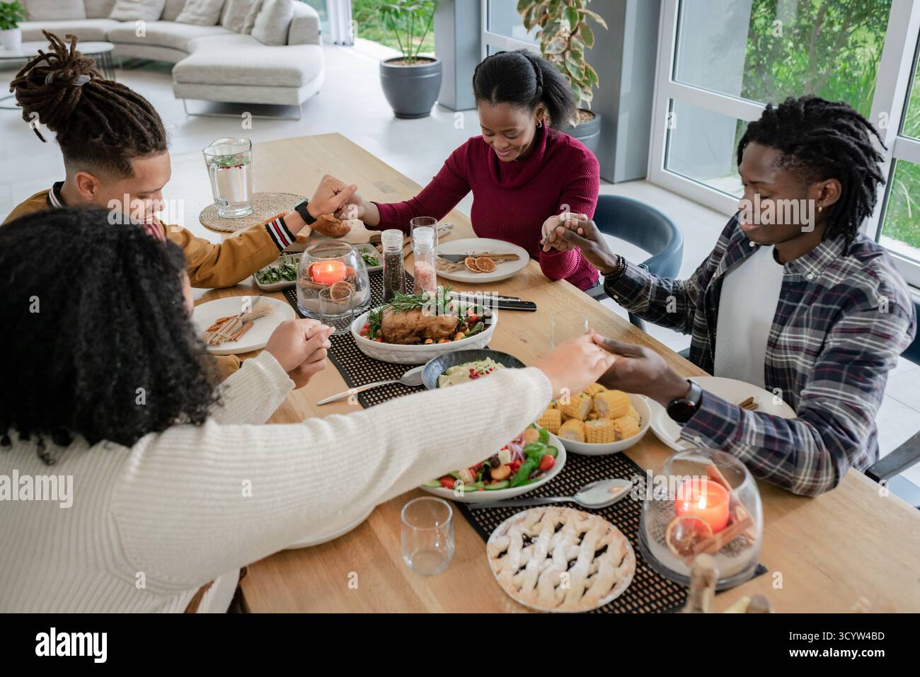 Man bowing hi-res stock photography and images - Alamy