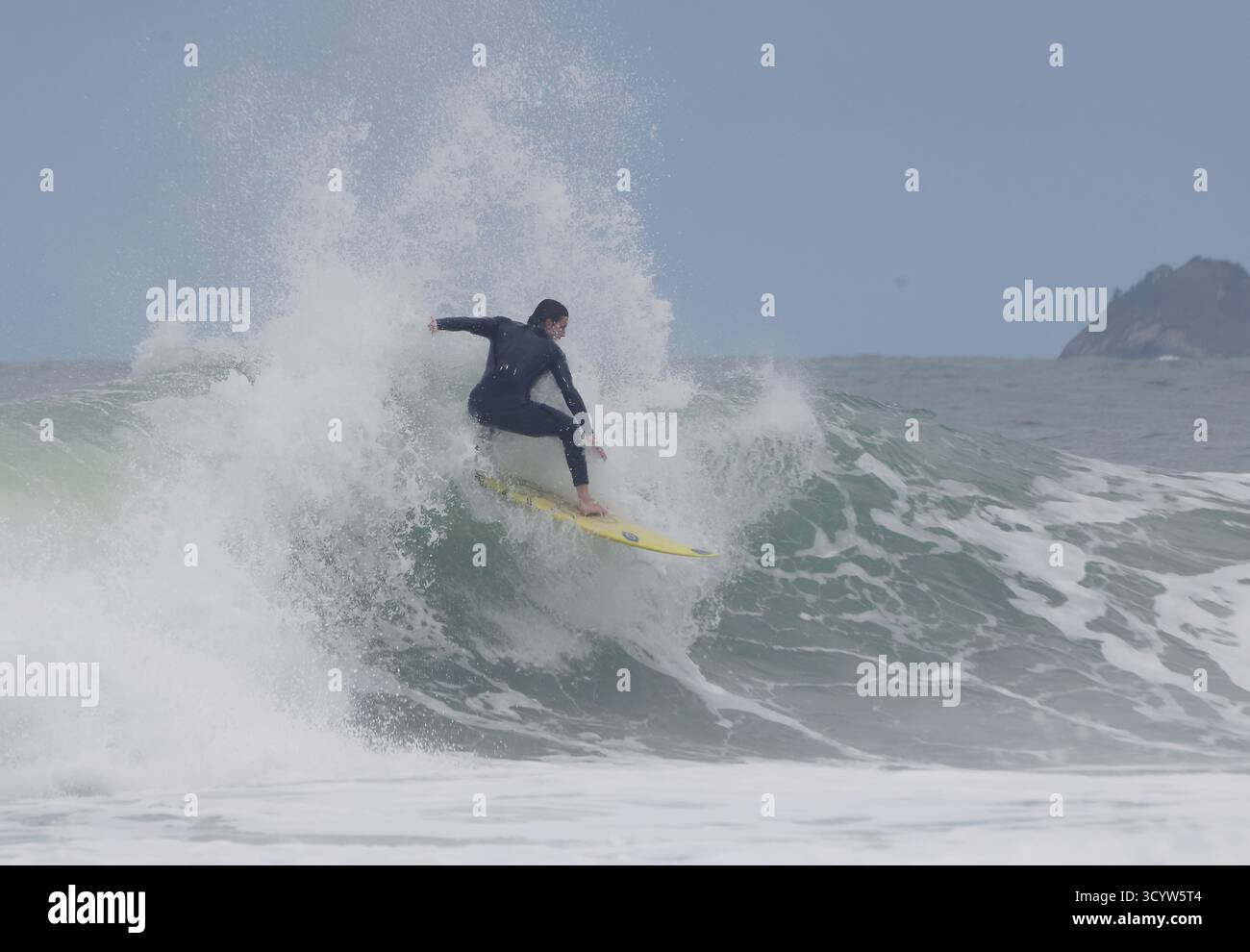 October 20, 2025, Rio De Janeiro, Rio De Janeiro, Brazil: Surfer ...