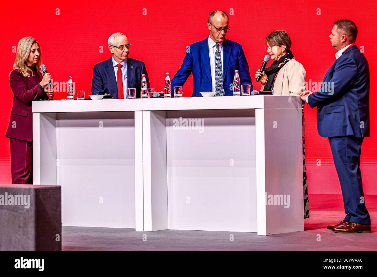 Bundeskanzler Merz besucht IGBCE Gewerkschaftskongress 2025 ...