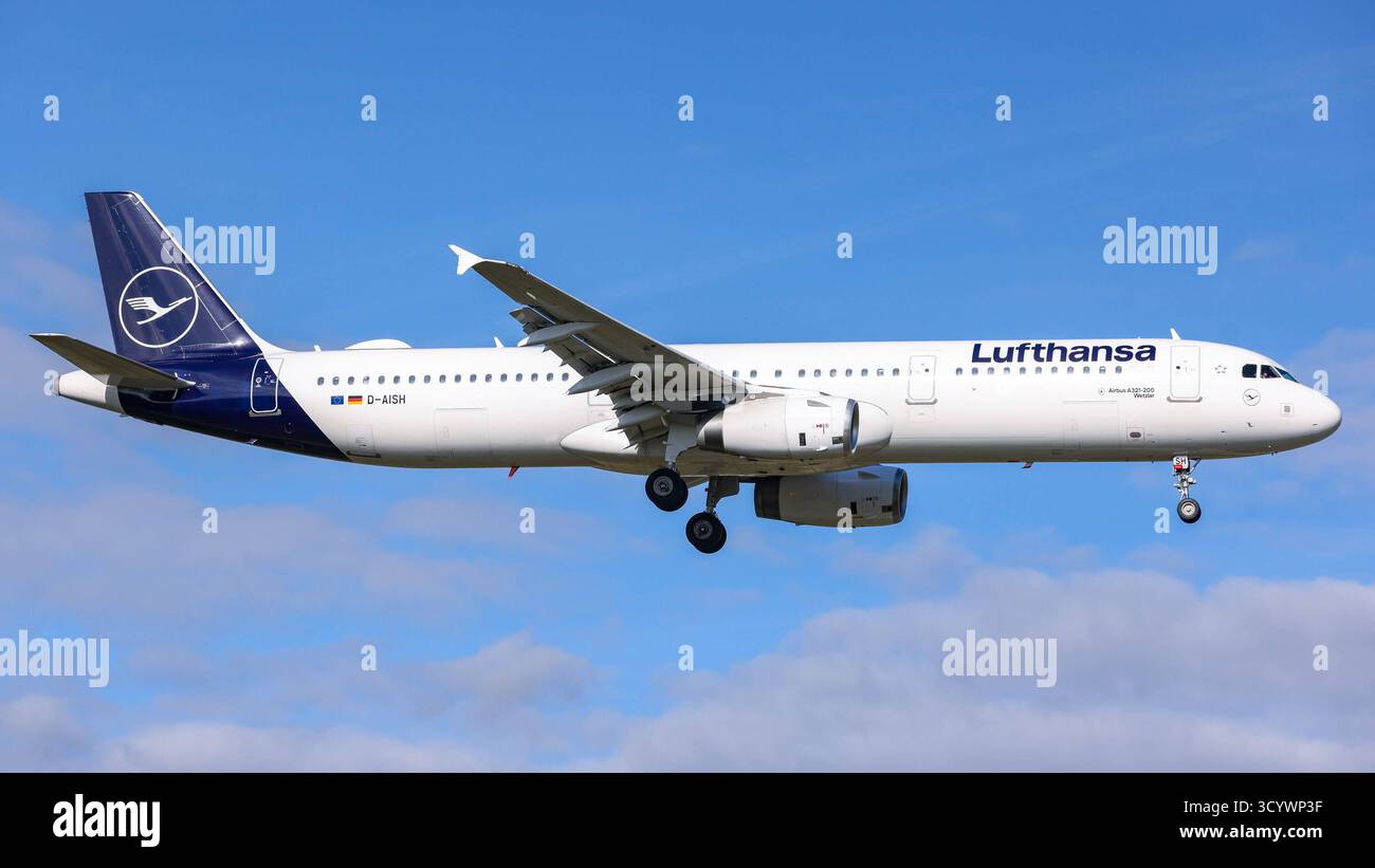 Ein Airbus A321-200 der Fluglinie, Airline, Fluggesellschaft Lufthansa ...