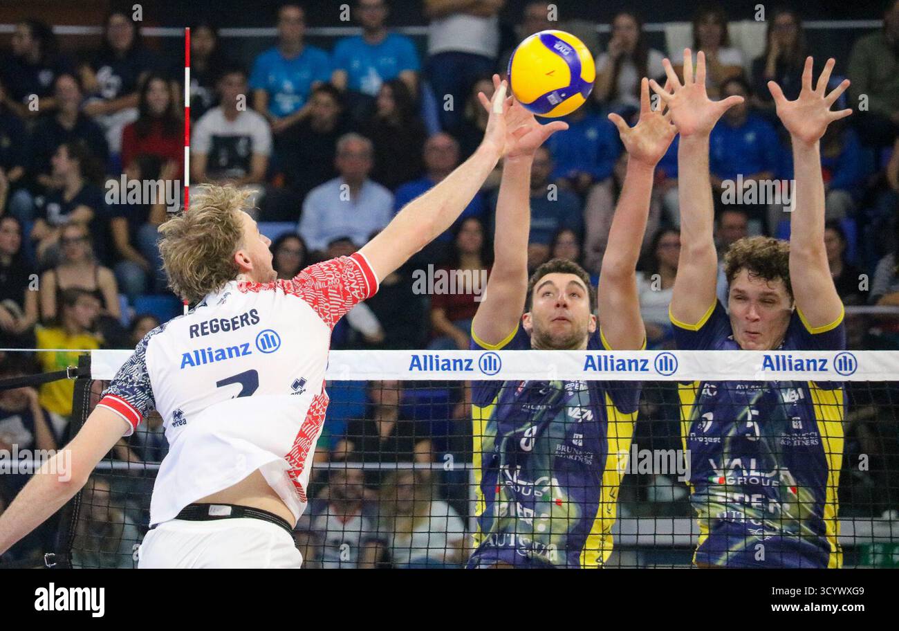 FERRE REGGERS (POWERVOLLEY MILANO) AND MONSTER BLOCK PARDO MATI AND ...