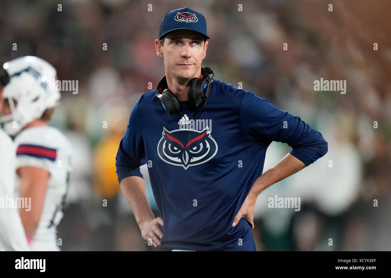 Florida Atlantic head coach Zach Kittley against South Florida during ...