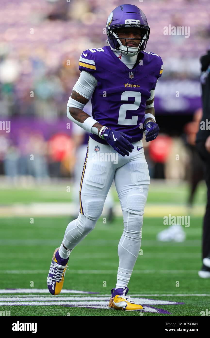 Minnesota Vikings cornerback Isaiah Rodgers (2) warms up before an NFL ...