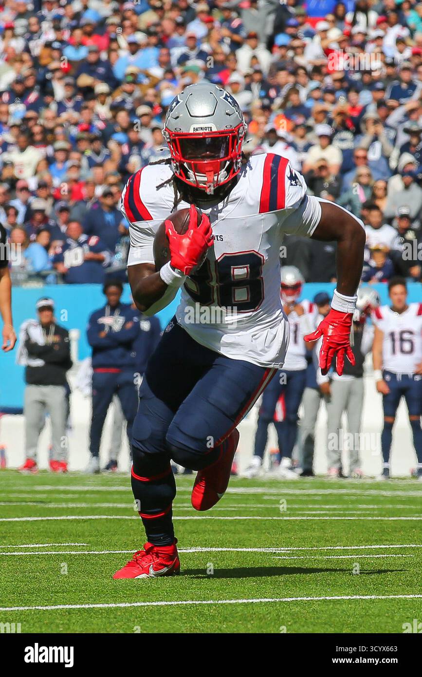 New England Patriots running back Rhamondre Stevenson (38) runs for a ...