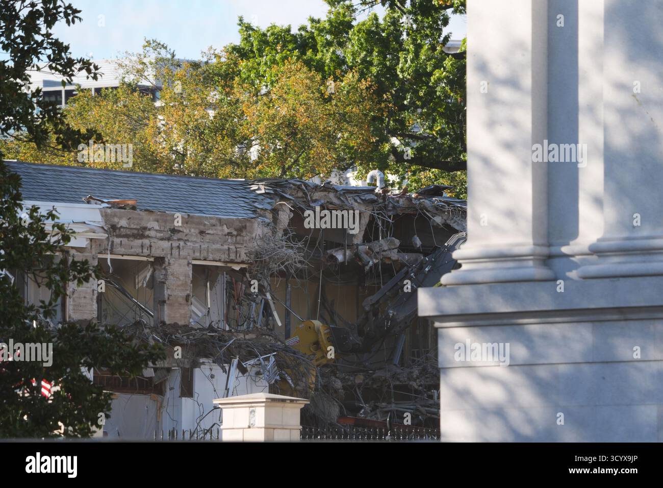 Work begins on the demolition of a part of the East Wing of the White ...