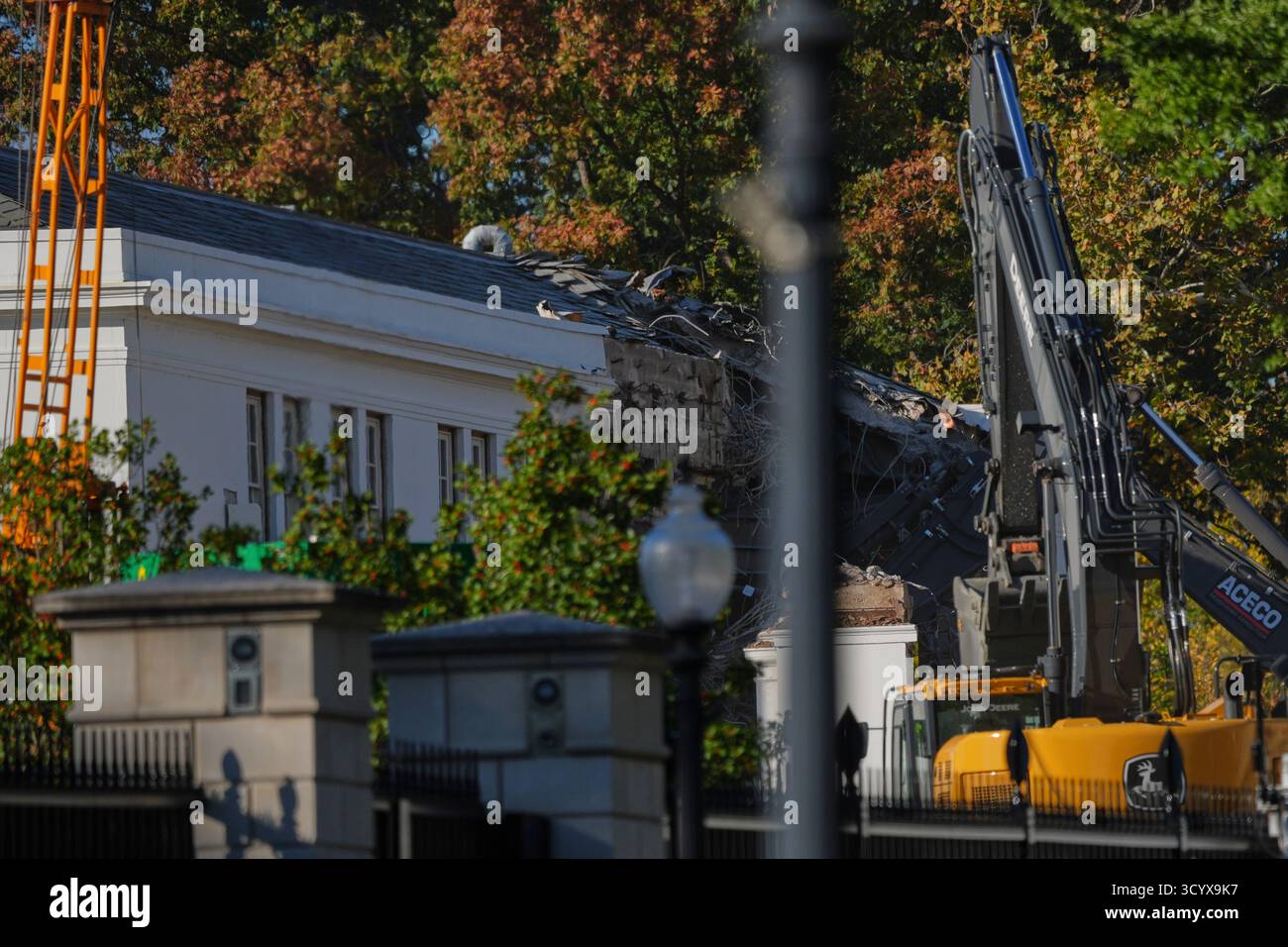 Work begins on the demolition of a part of the East Wing of the White ...