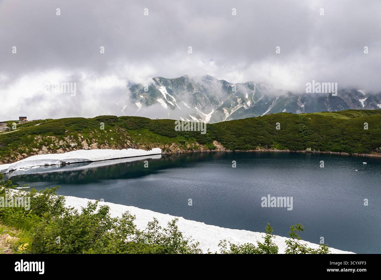 Tateyama Mountains(Mount Tate), Mikurigaike(pond) crater lake, Hida ...