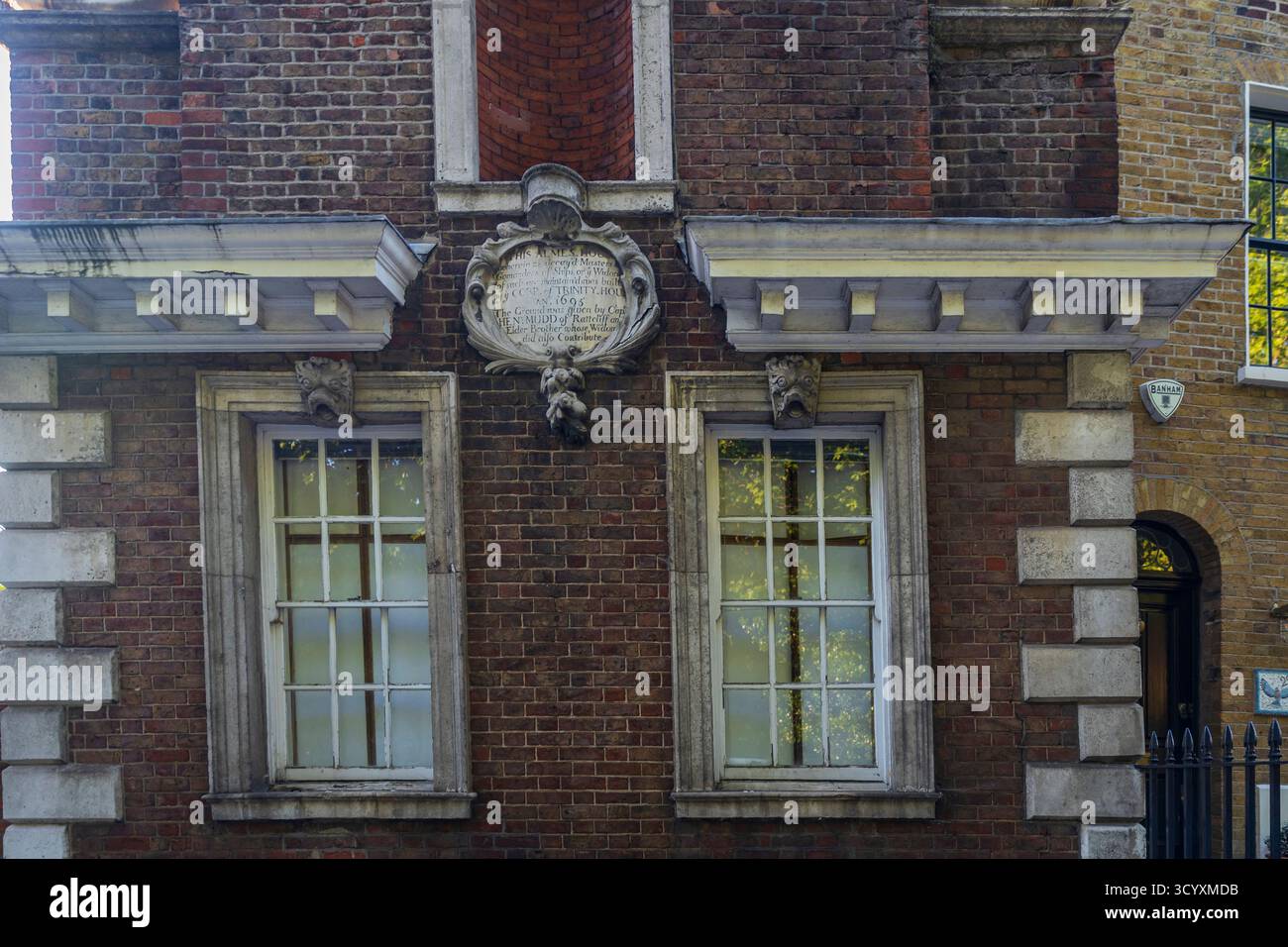 London old building white quoins hi-res stock photography and images ...