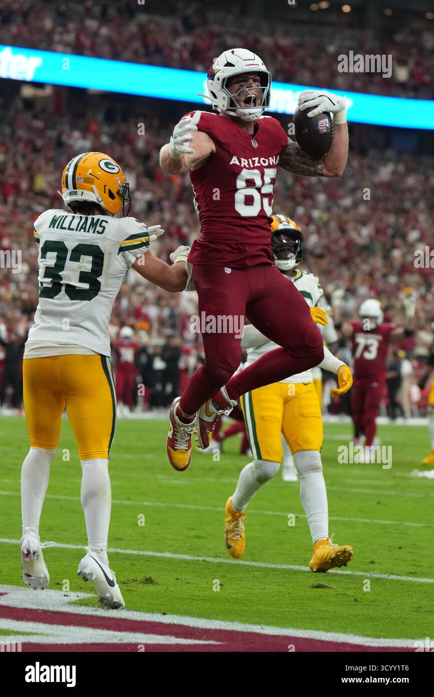 Arizona Cardinals tight end Trey McBride (85) scores a touchdown ...