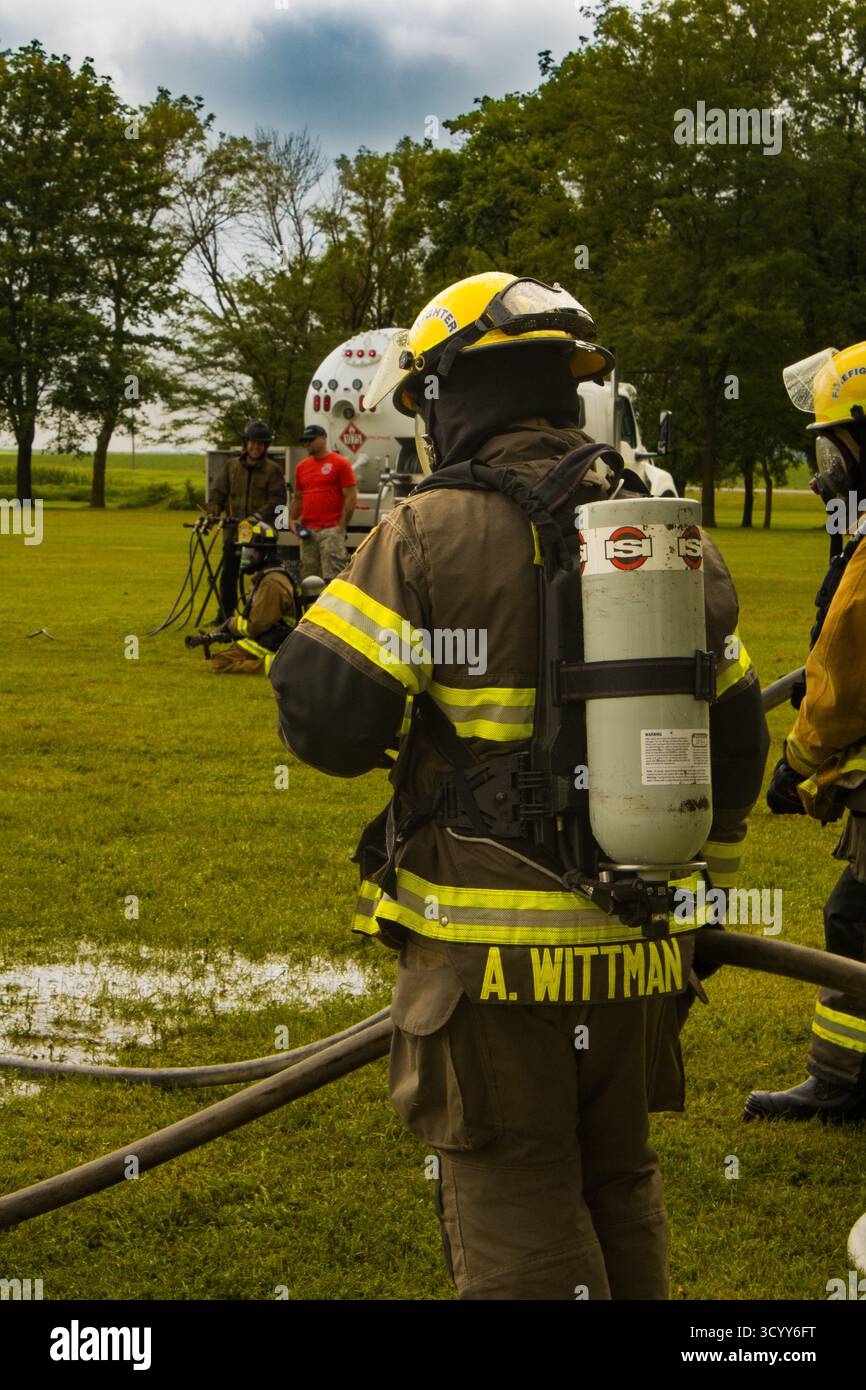 Lake Lillian MN fire department completing a Propane BLEVE hands on ...